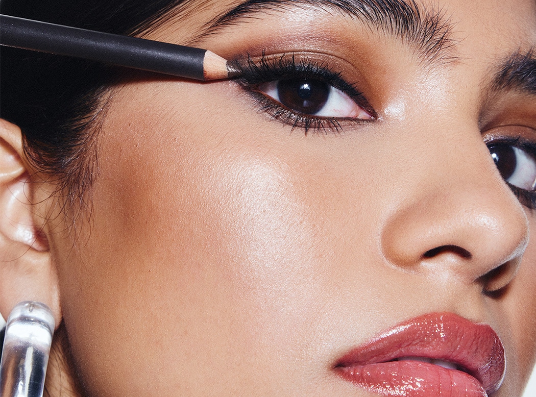 MAC Makeover - Makeup Services | MAC Cosmetics - Official Site